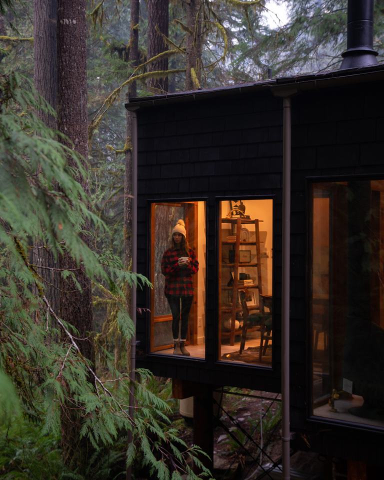 The Best Cozy Pacific Northwest Cabins You Can Rent - Jess Wandering