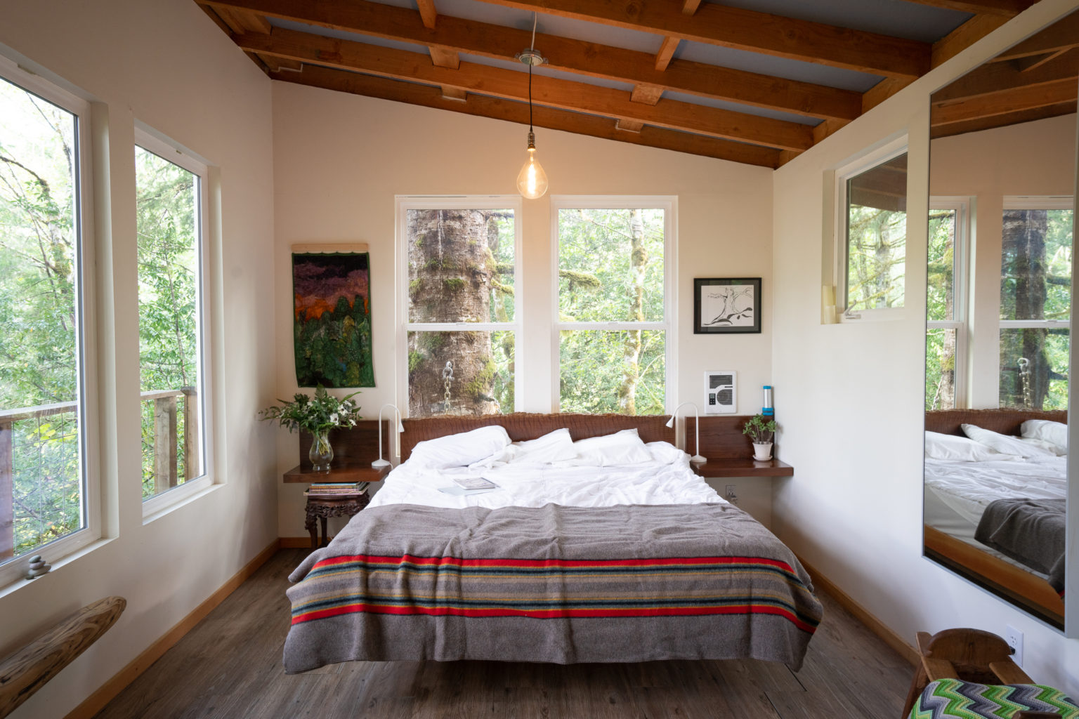 The Best Cozy Pacific Northwest Cabins You Can Rent - Jess Wandering